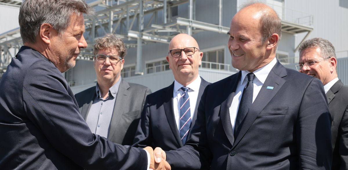 Battery materials meet recycling: BASF close the loop in the European ...