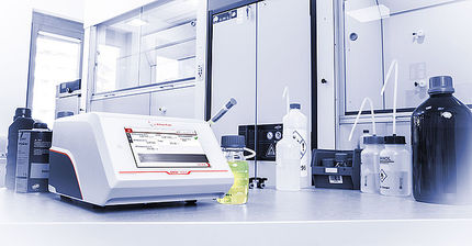 User-friendly density meter to measure on site & in the lab